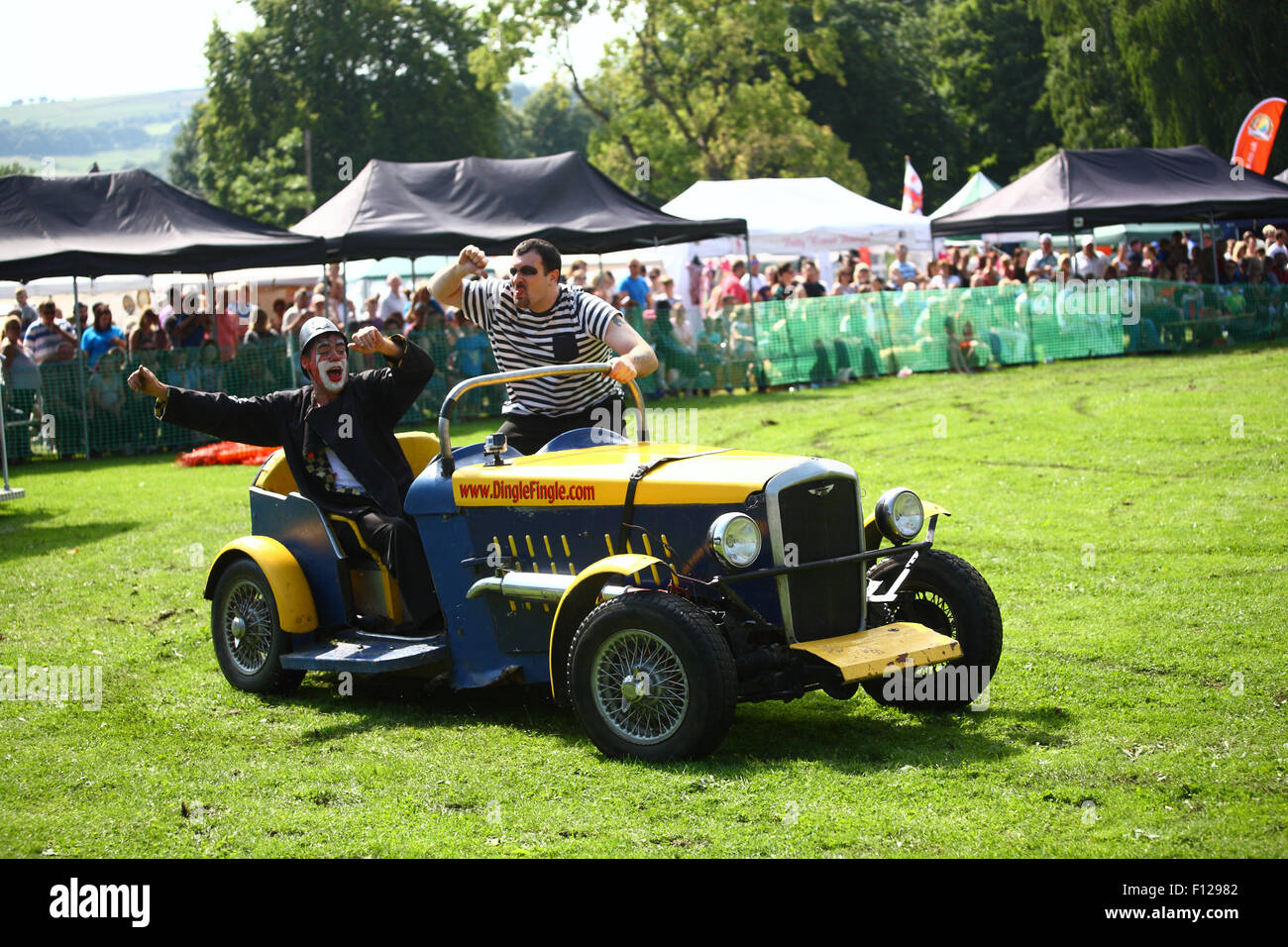Clown car hi-res stock photography and images - Alamy