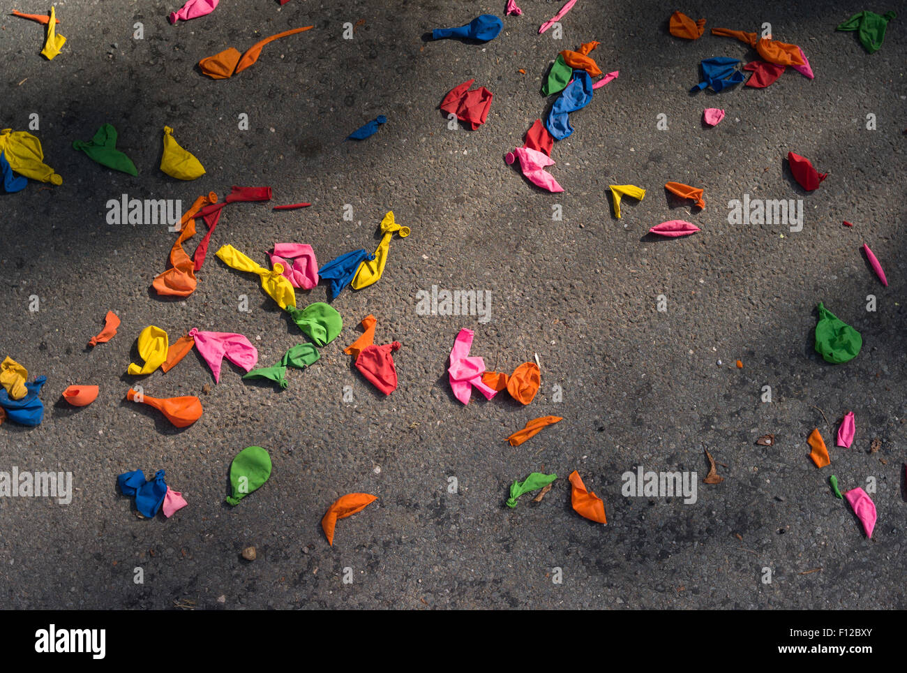 Balloons pop hi-res stock photography and images - Alamy