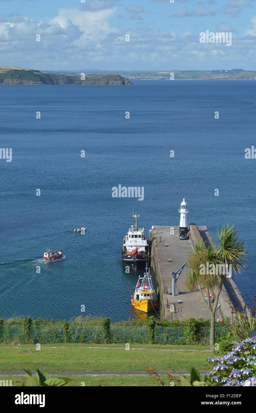 Newlyn pier hi-res stock photography and images - Alamy