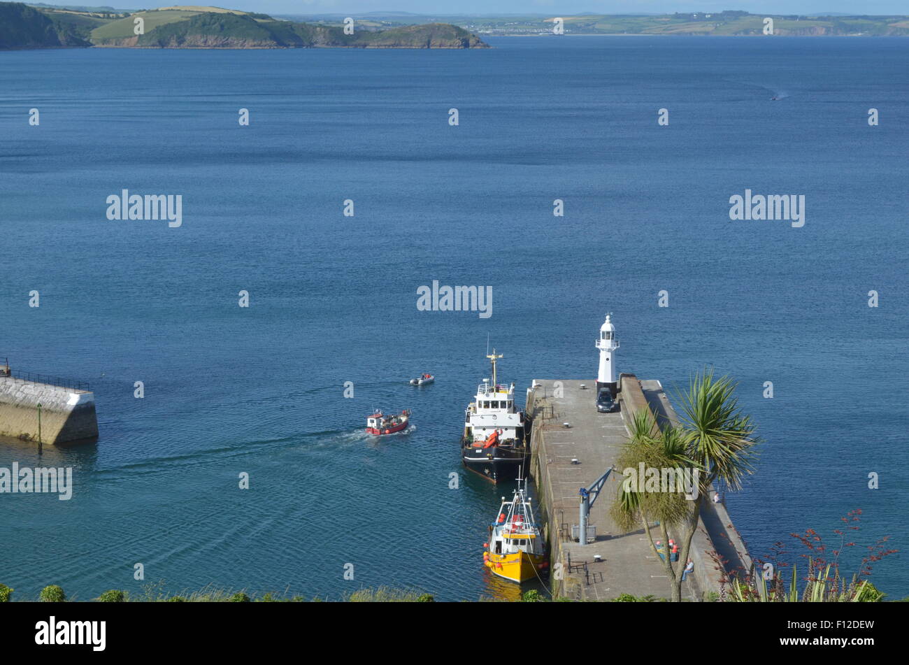 Newlyn pier hi-res stock photography and images - Alamy