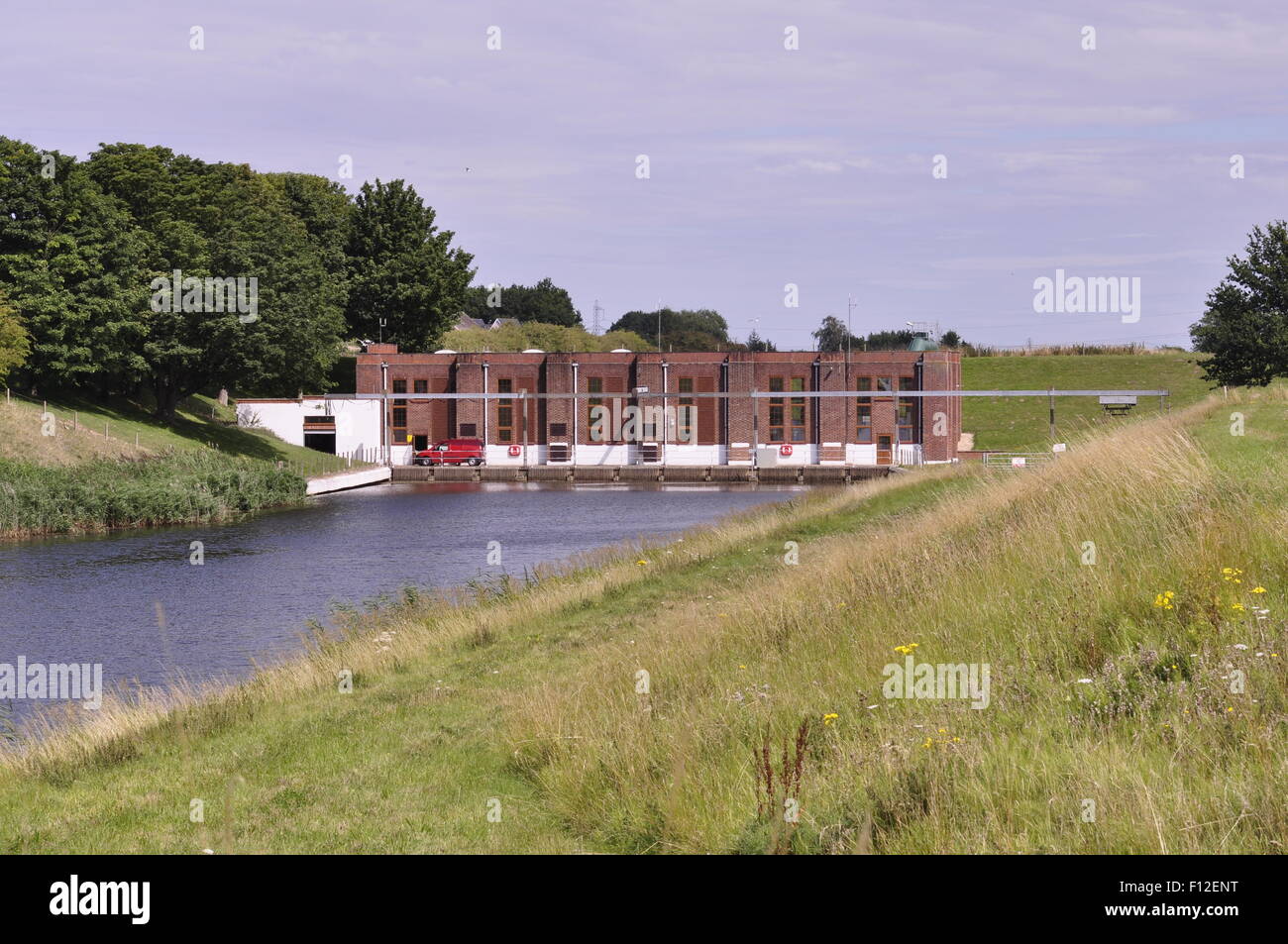 Tydd Pumping station on North Level Main Drain east of Tydd Gote Stock ...