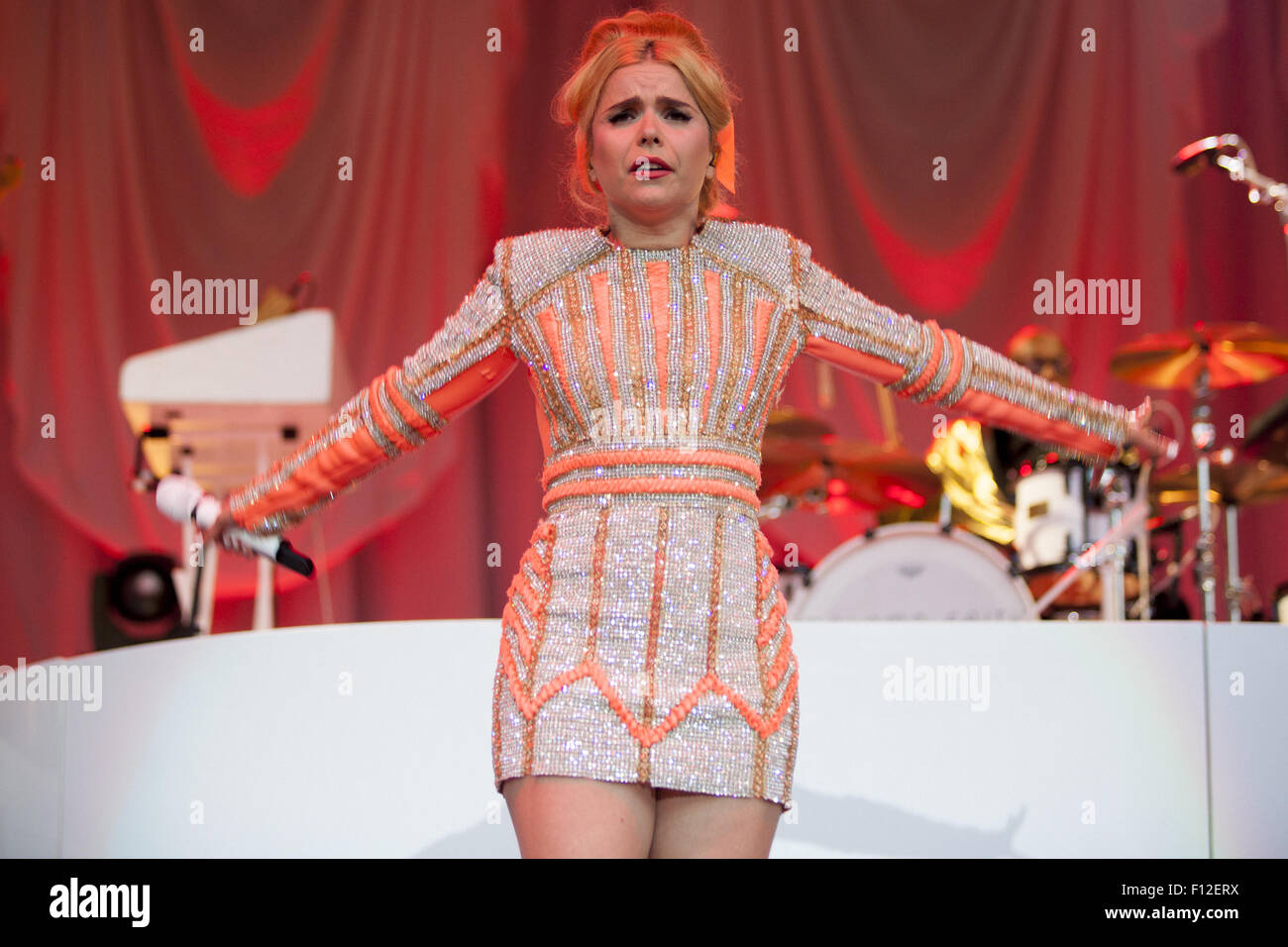 Paloma Faith performs at the Eden Sessions Featuring: Paloma Faith ...