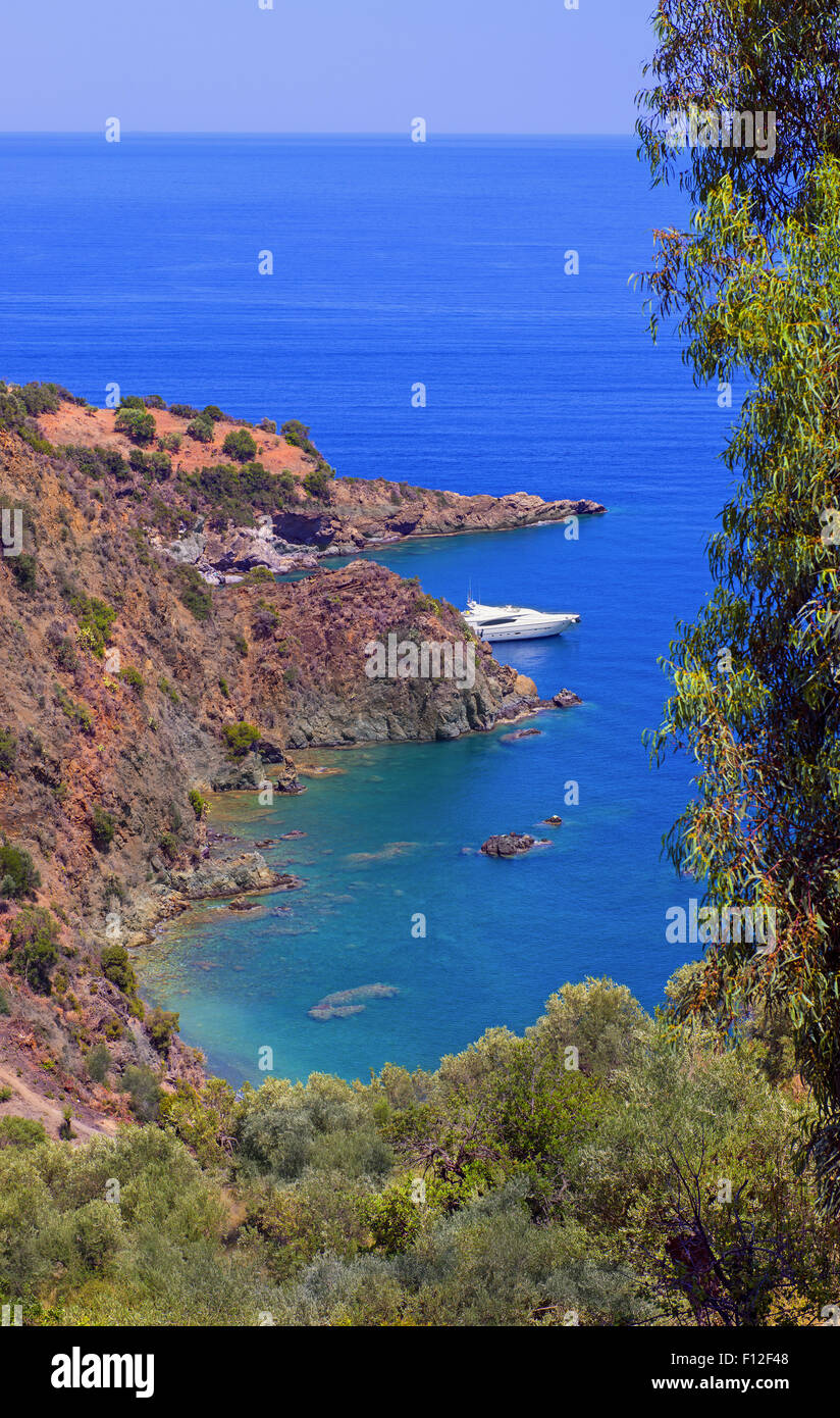 Secluded bays hi-res stock photography and images - Alamy