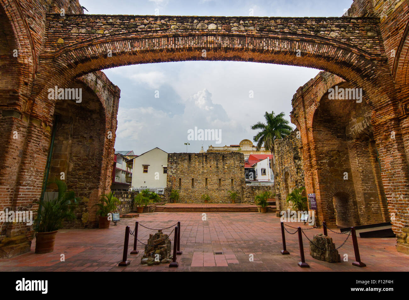 Arco panama hi-res stock photography and images - Alamy