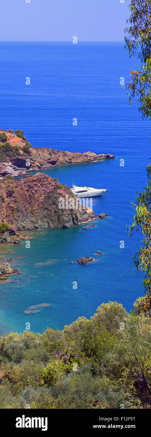 Secluded bays hi-res stock photography and images - Alamy
