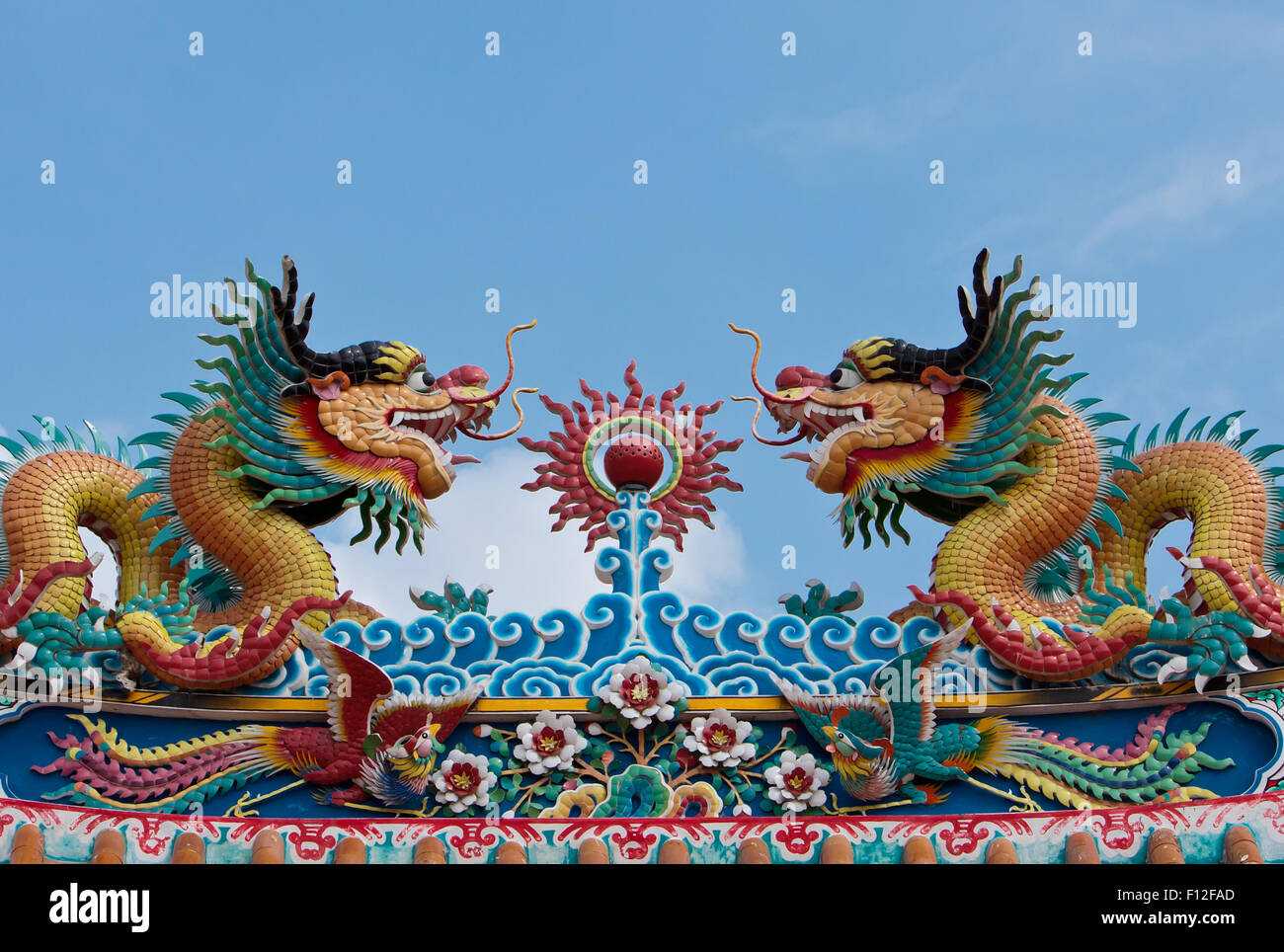 Chinese style dragon statue Stock Photo - Alamy
