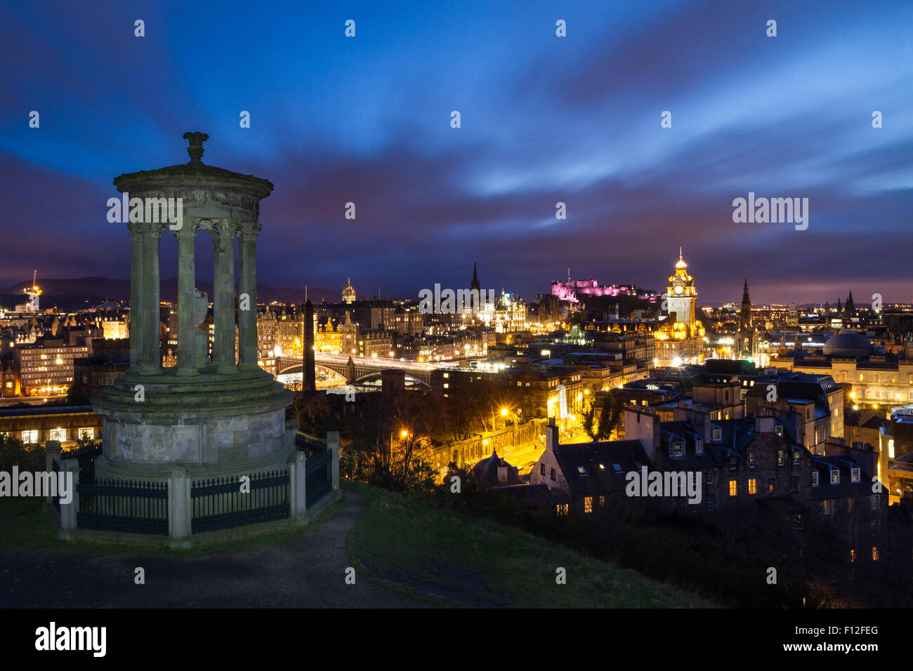 Edinburgh at night hi-res stock photography and images - Alamy