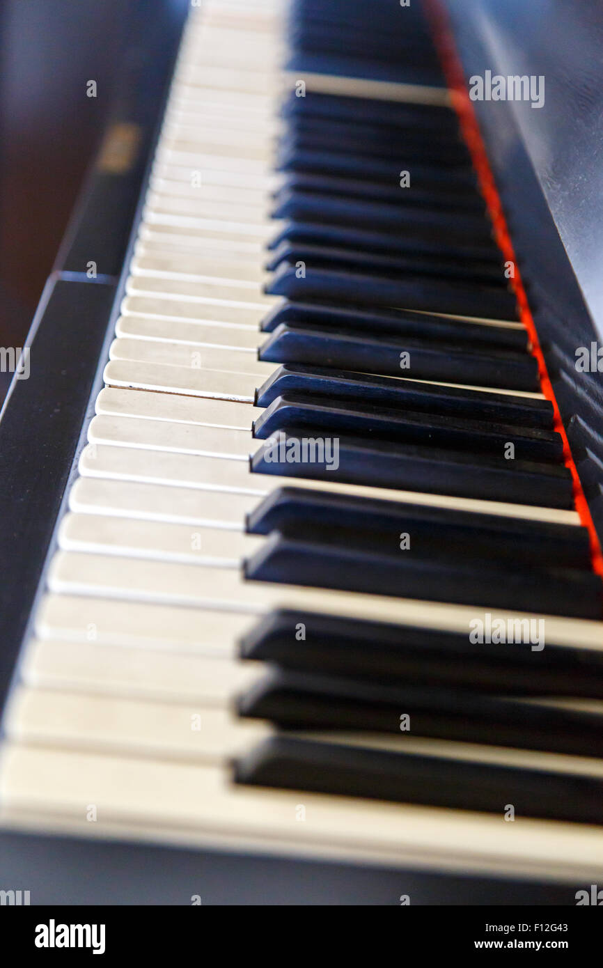 Grand Piano Side View High Resolution Stock Photography and Images - Alamy