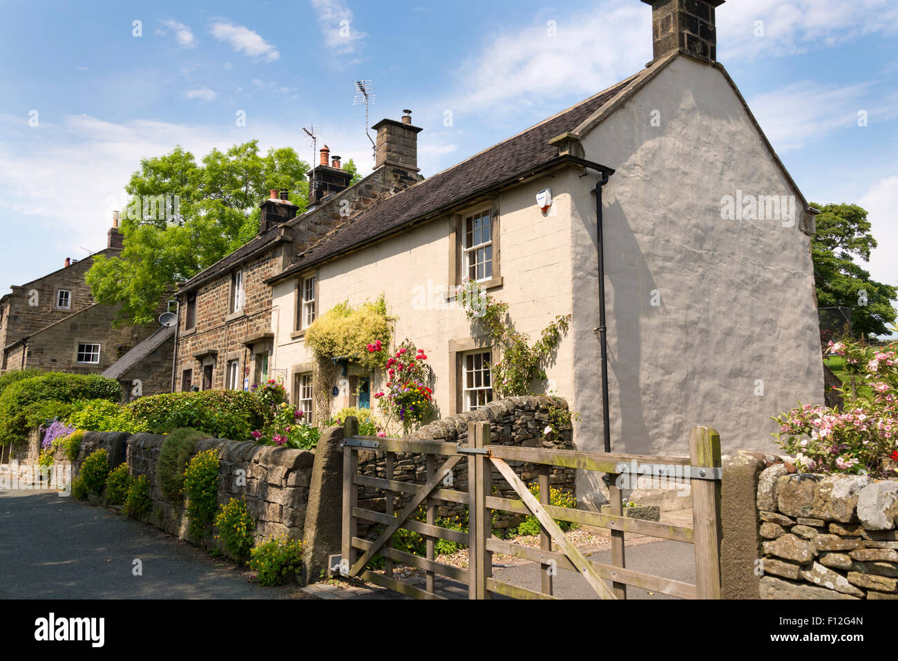 Traditional cottages, Longnor, Staffordshire, Peak District National ...
