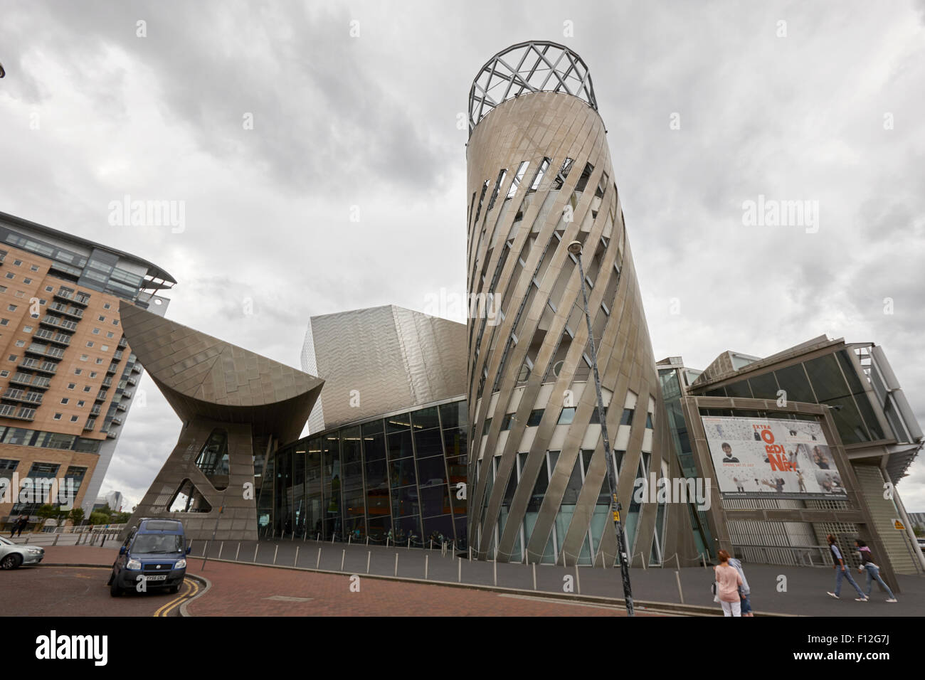 The lowry salford quays Manchester uk Stock Photo - Alamy