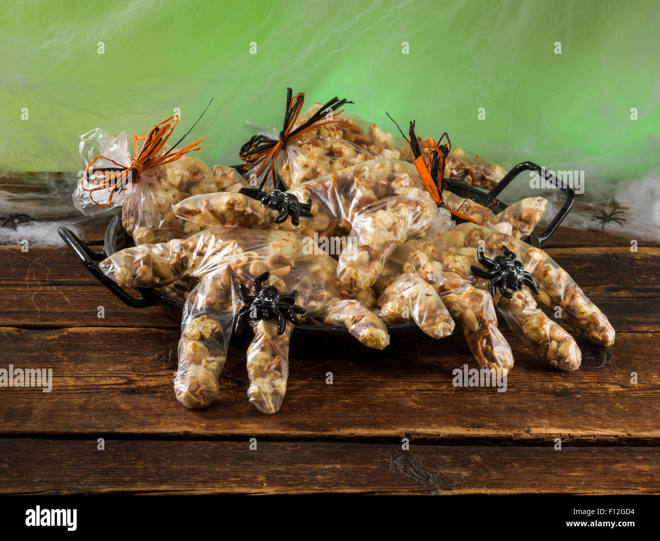 Spider hands hi-res stock photography and images - Alamy