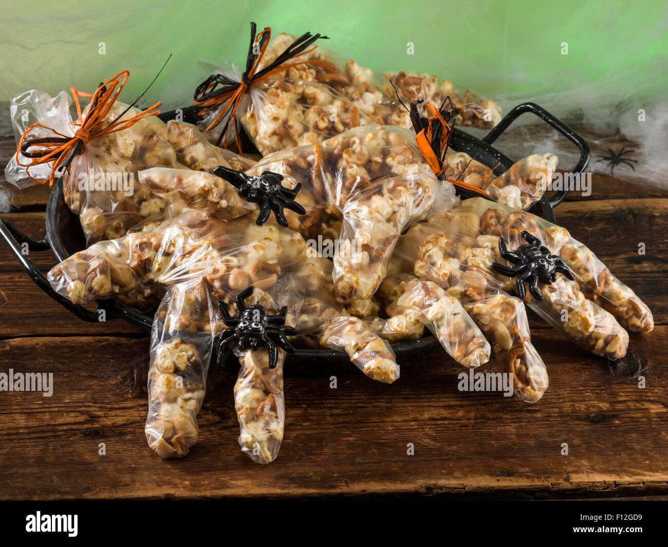 Spider hands hi-res stock photography and images - Alamy