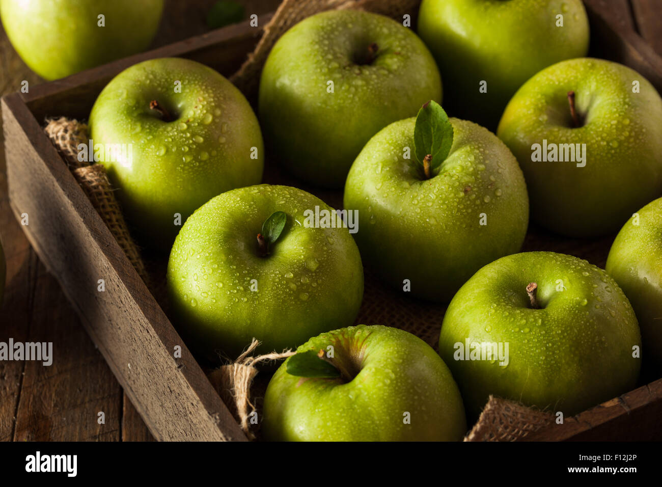 Organic Green Granny Smith Apple Ready to Eat Stock Photo - Alamy