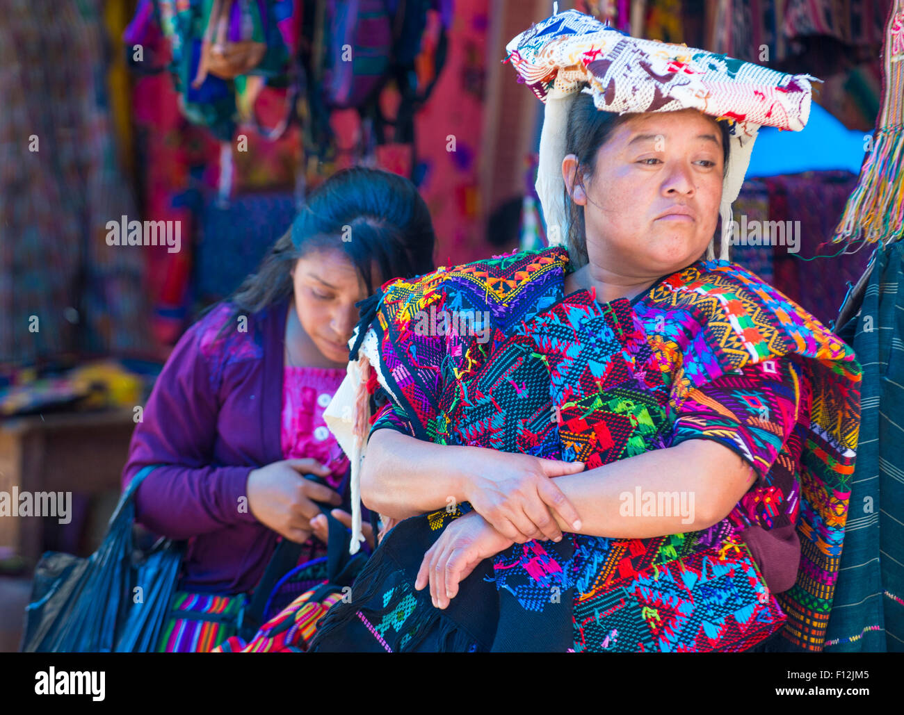 Portrait of a Guatemalan woman at the Chichicastenango Market Stock ...