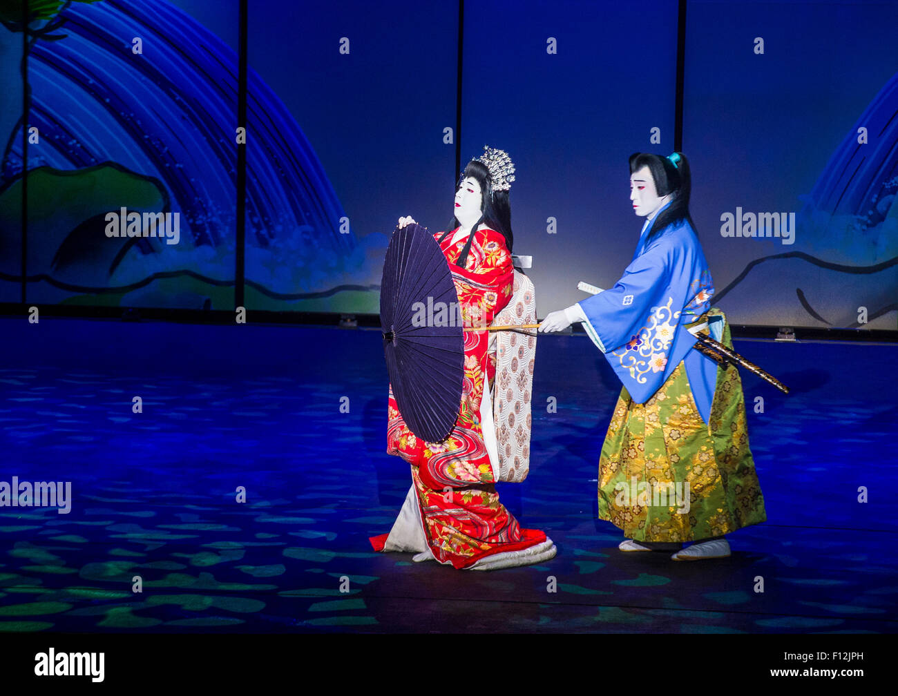 Japanese kabuki show hi-res stock photography and images - Alamy
