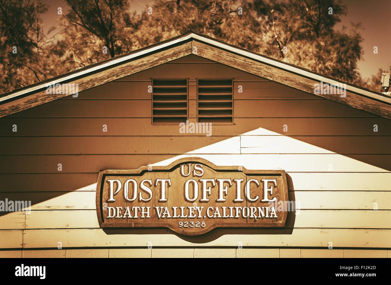 Vintage post office sign hi-res stock photography and images - Alamy