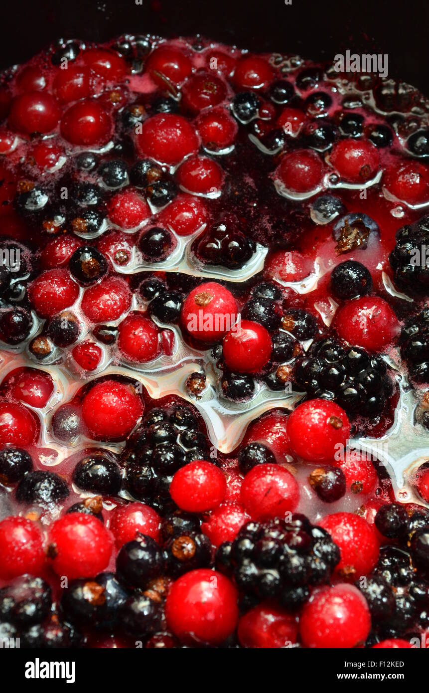Jam making Fruits Stock Photo - Alamy