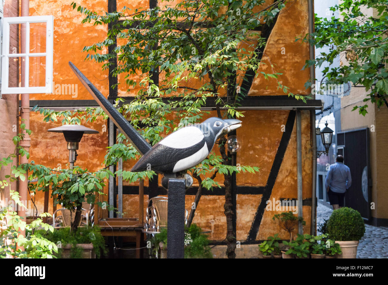 Timber framed magpie building hi-res stock photography and images - Alamy