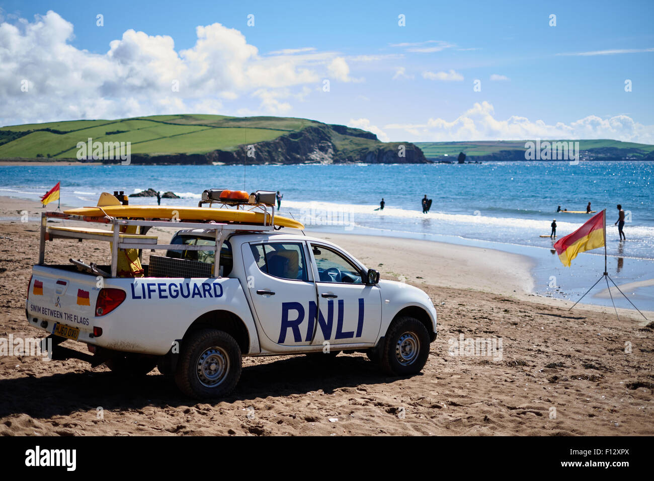 Rnli vehicle safety flag beach hi-res stock photography and images - Alamy