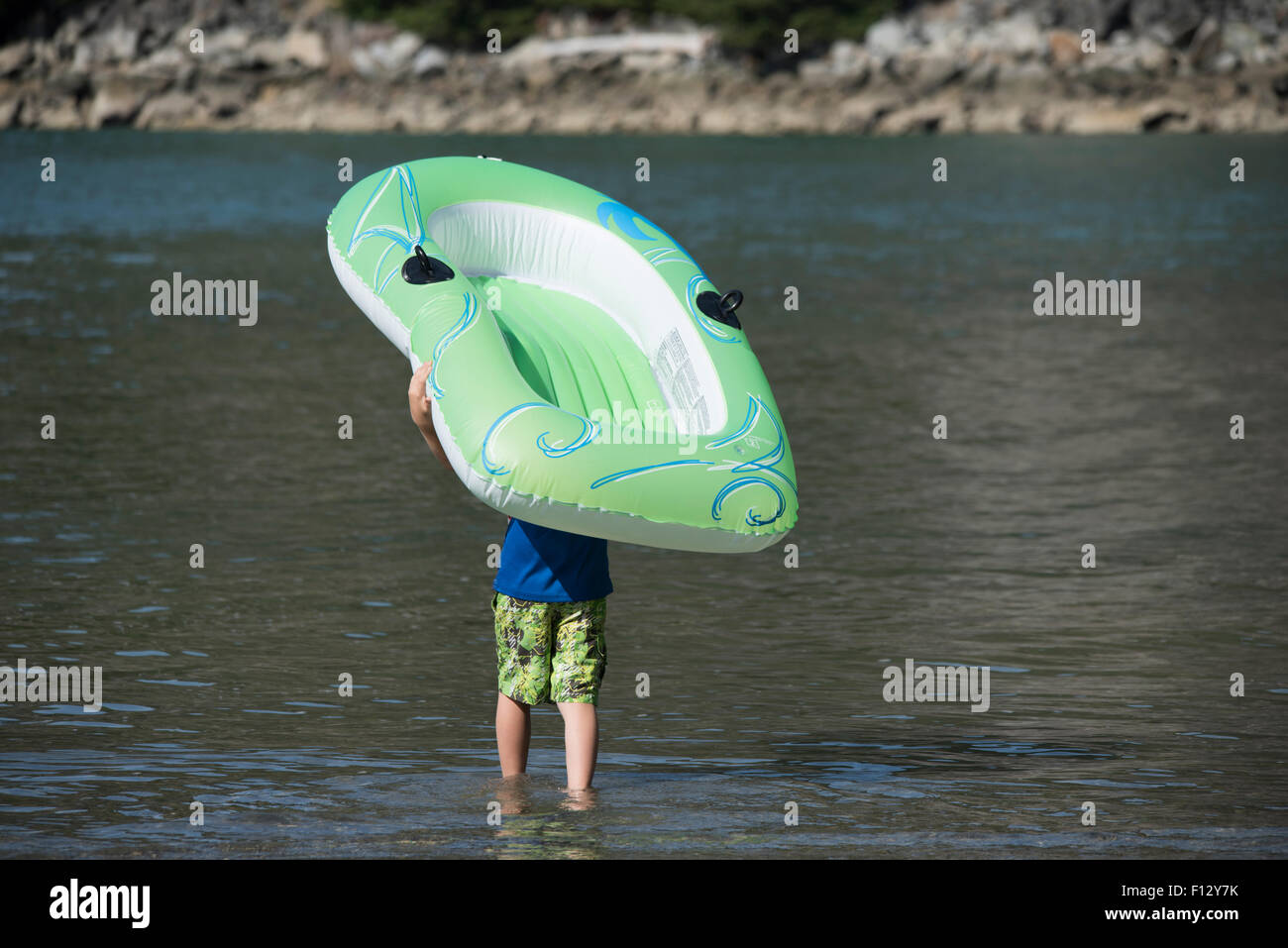 Boy carrying water hi-res stock photography and images - Alamy