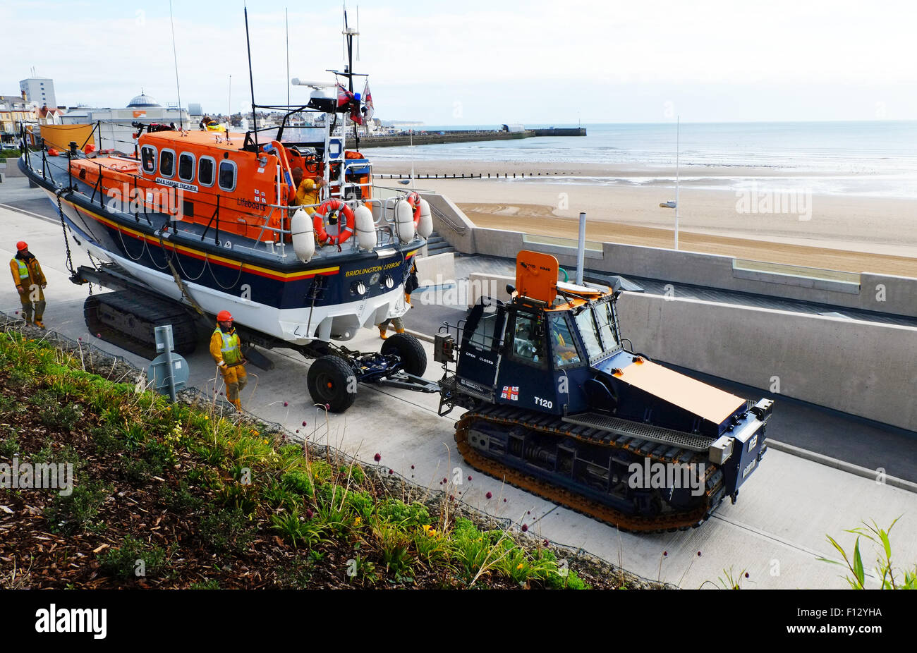 Beach launch of RNLI lifeboat Stock Photo - Alamy