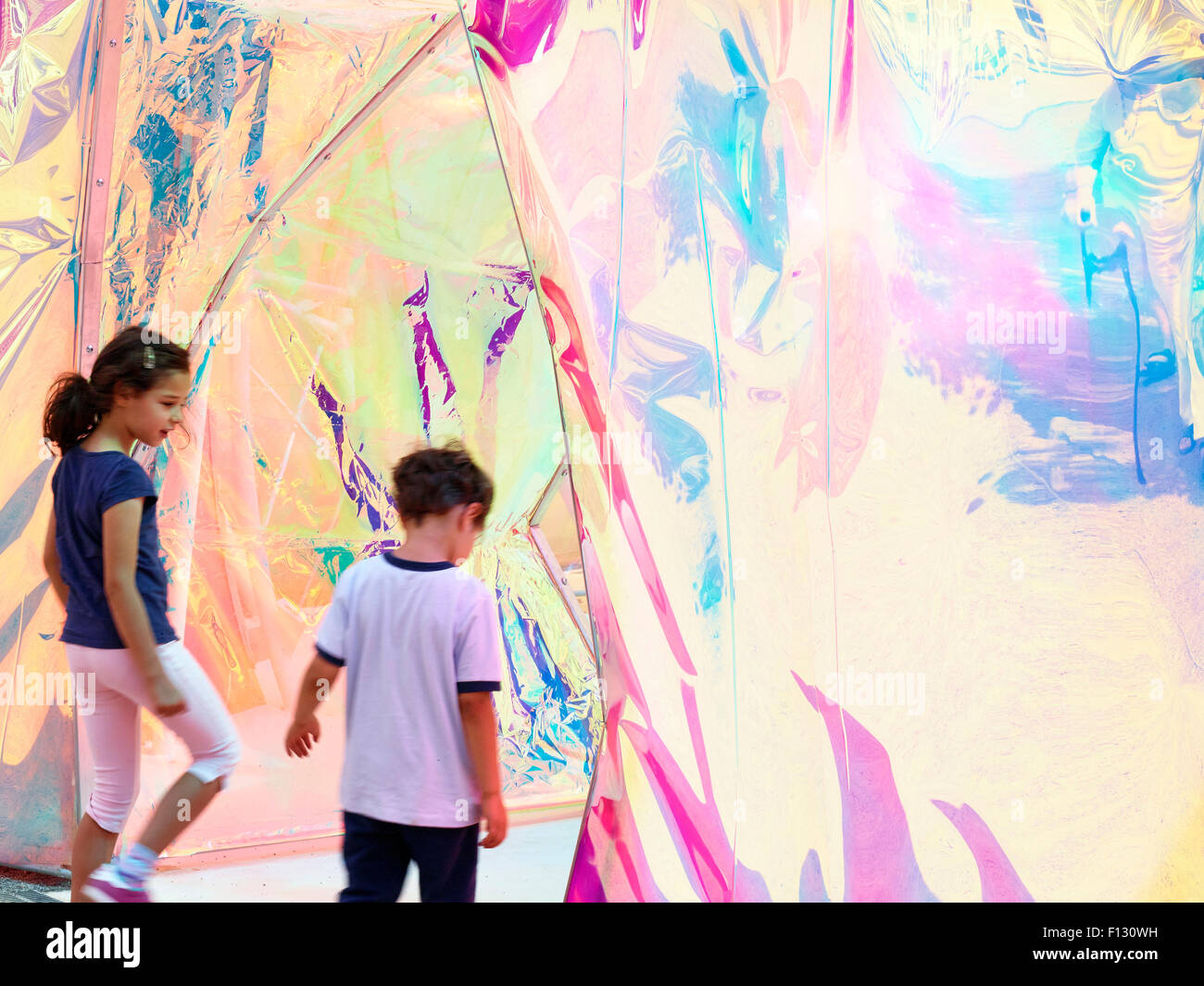 Pavilion tunnel with visitors. Serpentine Summer Pavilion 2015, London ...