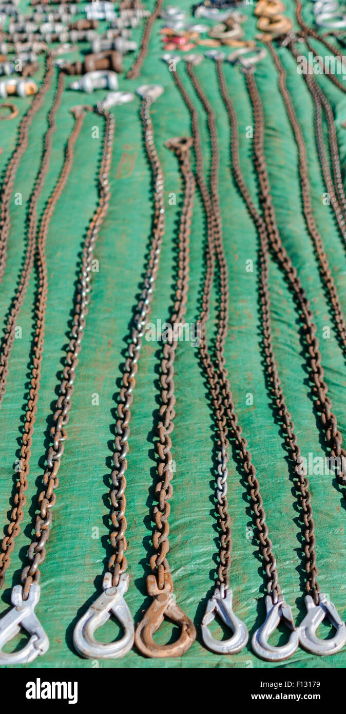 Tow chains hi-res stock photography and images - Alamy
