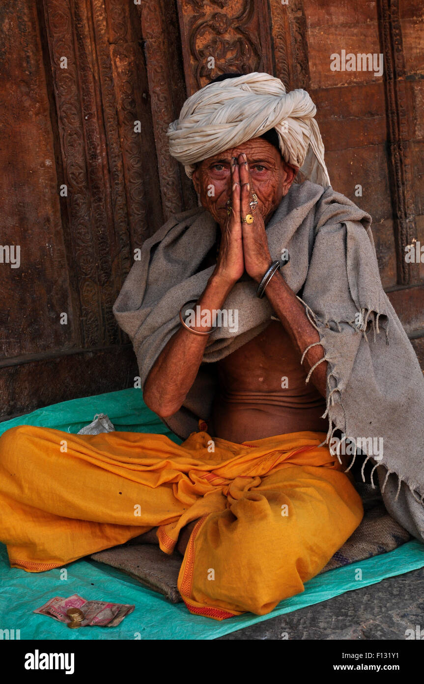 Mendicant hi-res stock photography and images - Alamy
