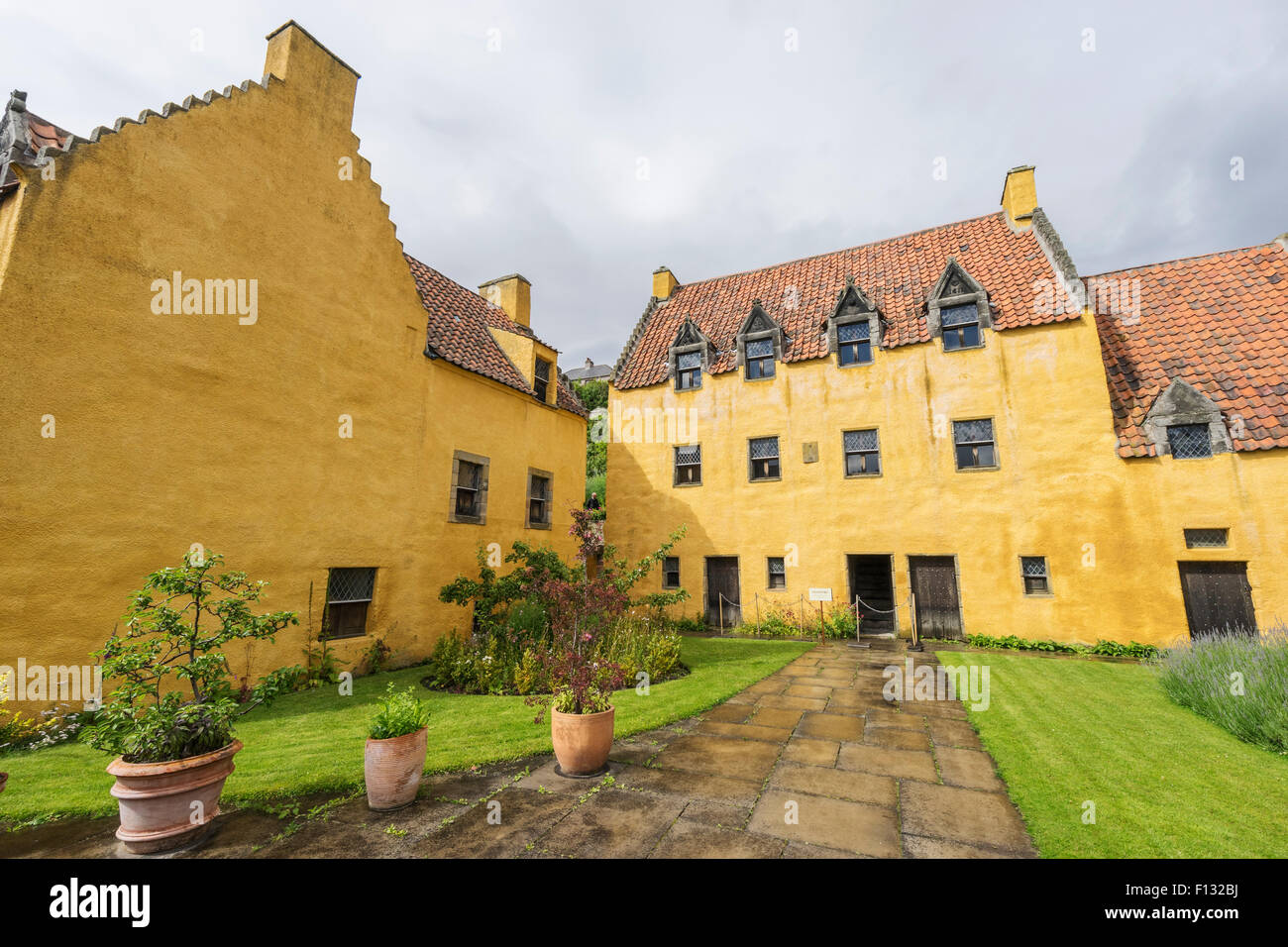 Culross palace hi-res stock photography and images - Alamy