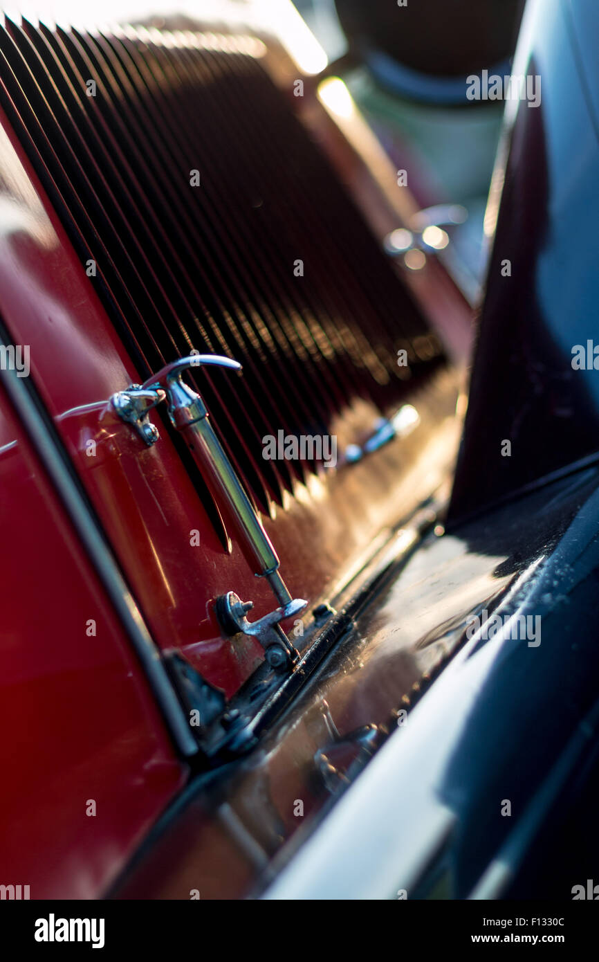 Car bonnet detail hi-res stock photography and images - Alamy