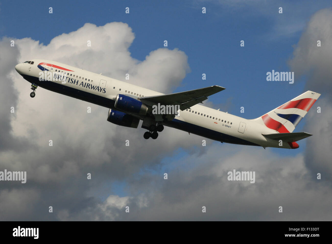 British airways boeing 767 hi-res stock photography and images - Alamy