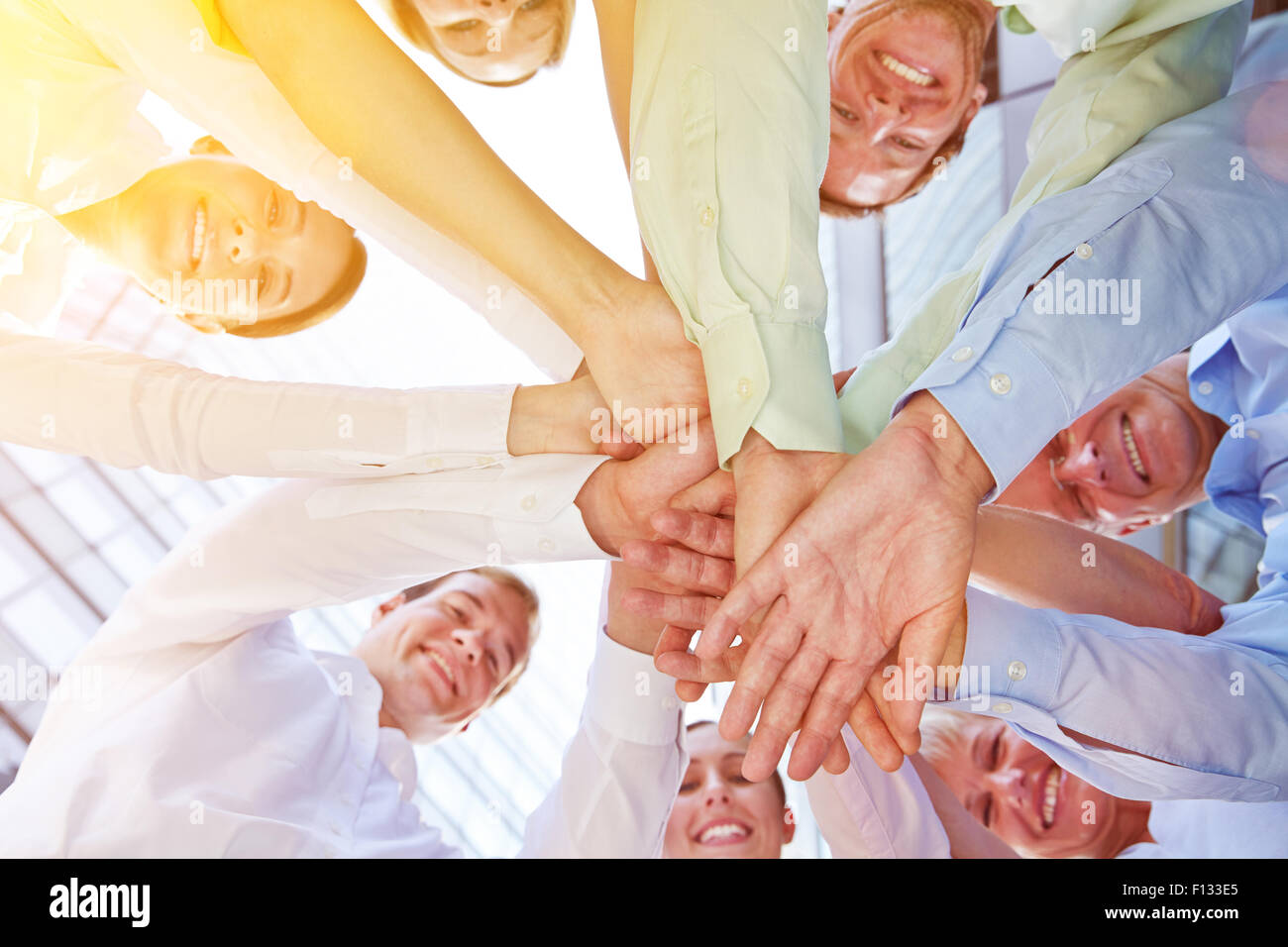 Hands business team hi-res stock photography and images - Alamy