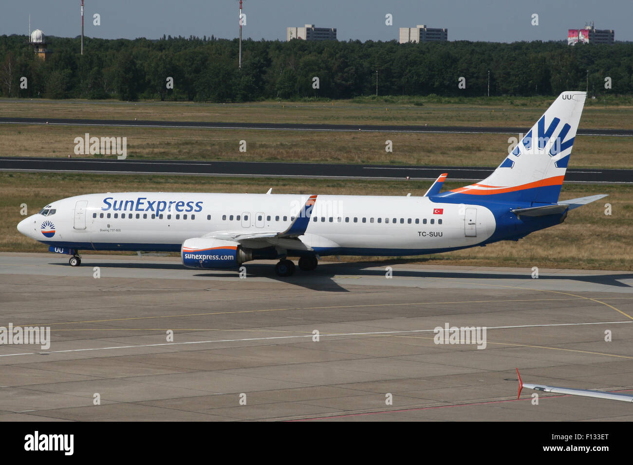 Sun express plane hi-res stock photography and images - Alamy