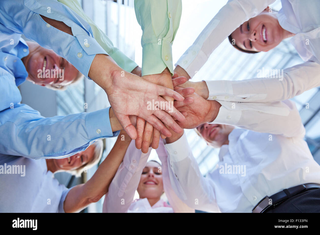 Business team connection symbol hi-res stock photography and images - Alamy
