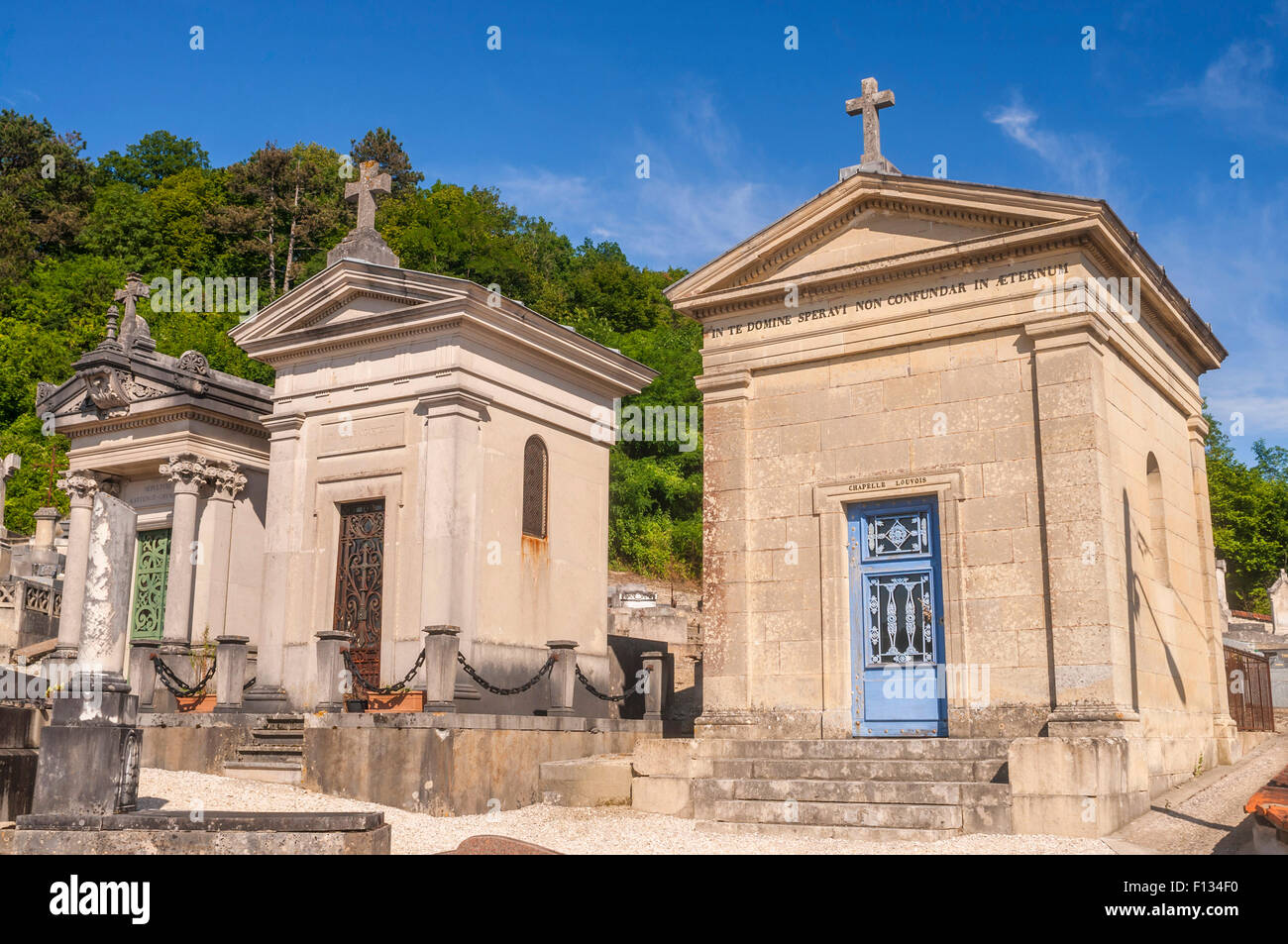 Private family graveyard hi-res stock photography and images - Alamy