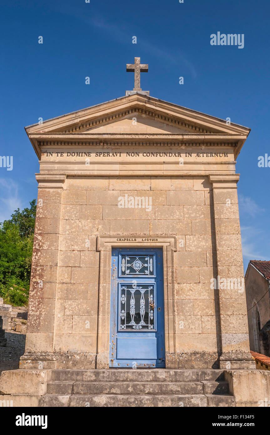 Family tombs hi-res stock photography and images - Alamy