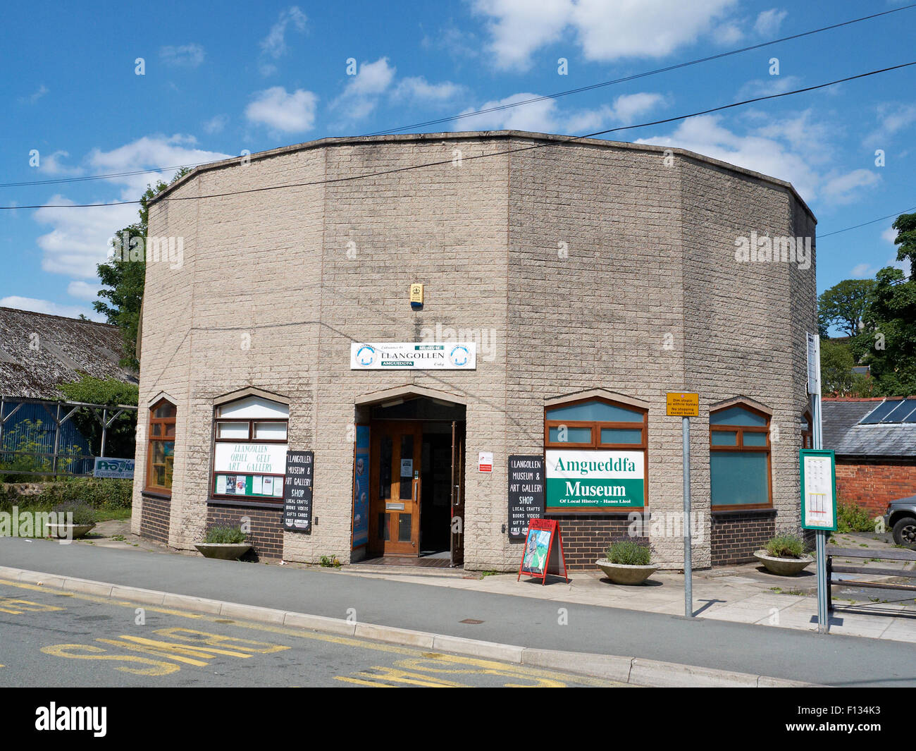 Museum and Art gallery in Llangollen Denbighshire Wales UK Stock Photo ...