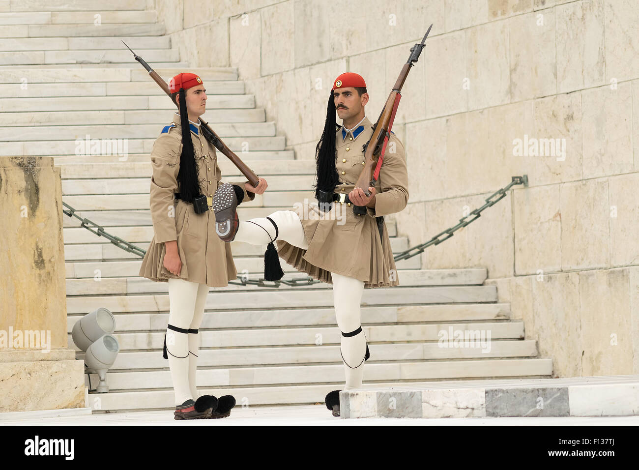 Evzones uniform hi-res stock photography and images - Alamy