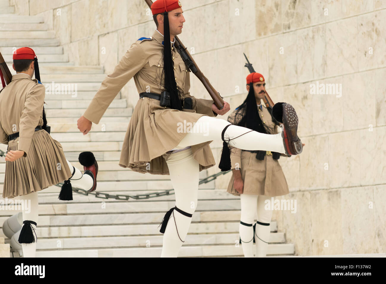 Evzones uniform hi-res stock photography and images - Alamy