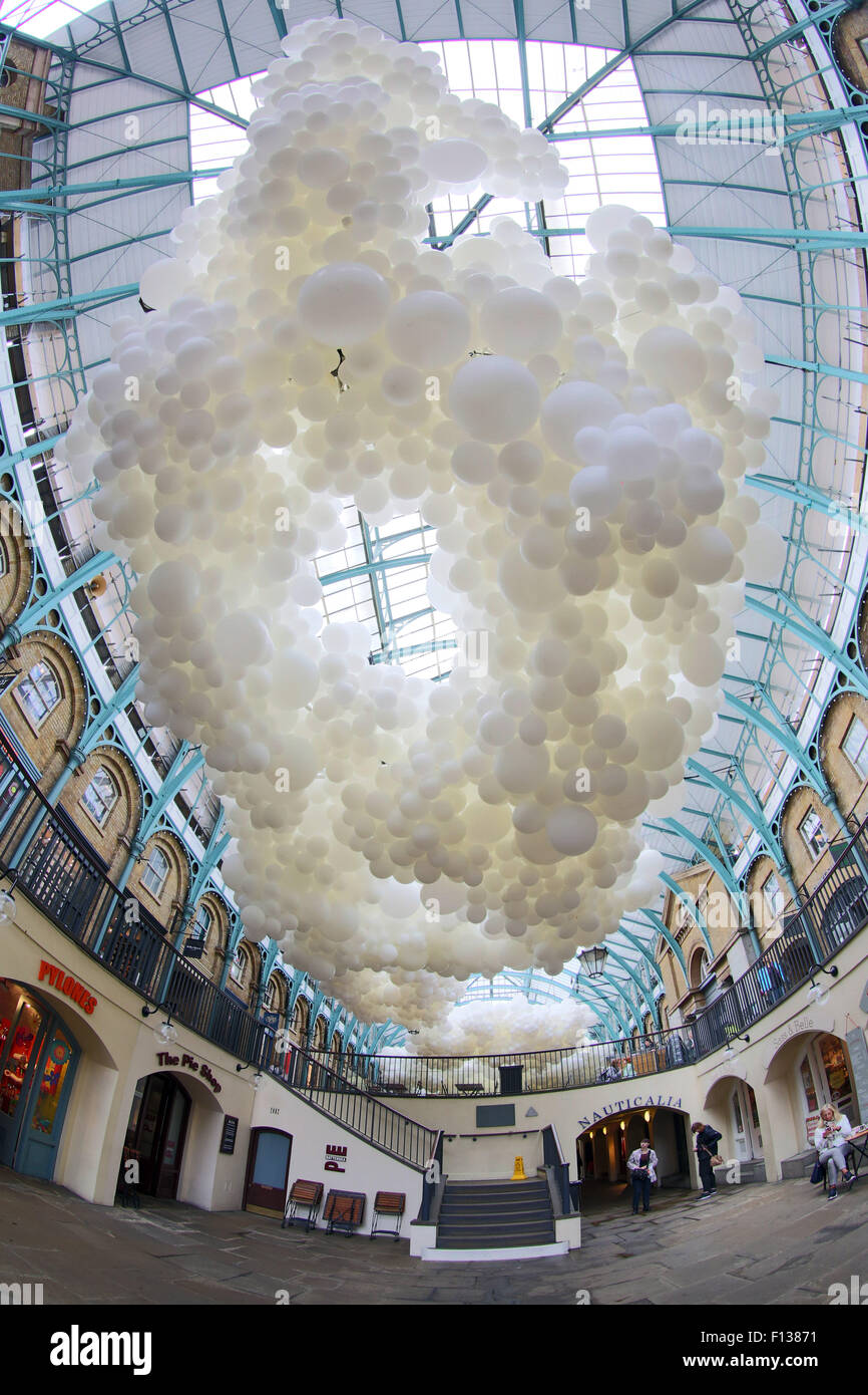 Balloons installation hi-res stock photography and images - Alamy