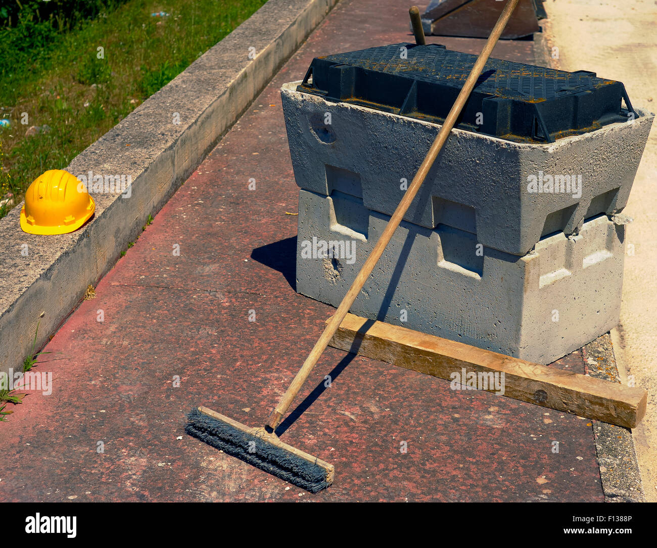 Concrete block precast hi-res stock photography and images - Alamy