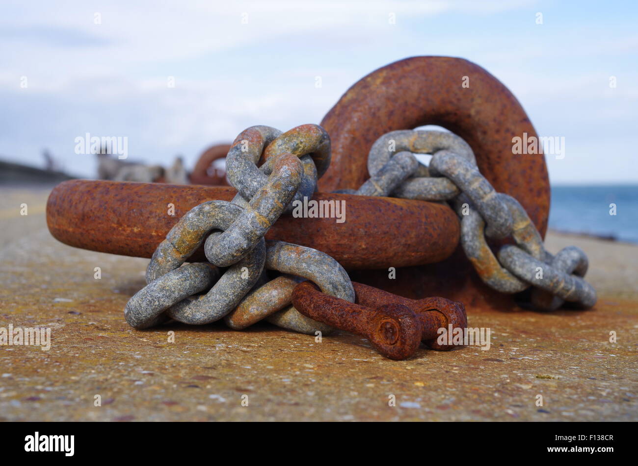 Pile of rusty chain hi-res stock photography and images - Alamy