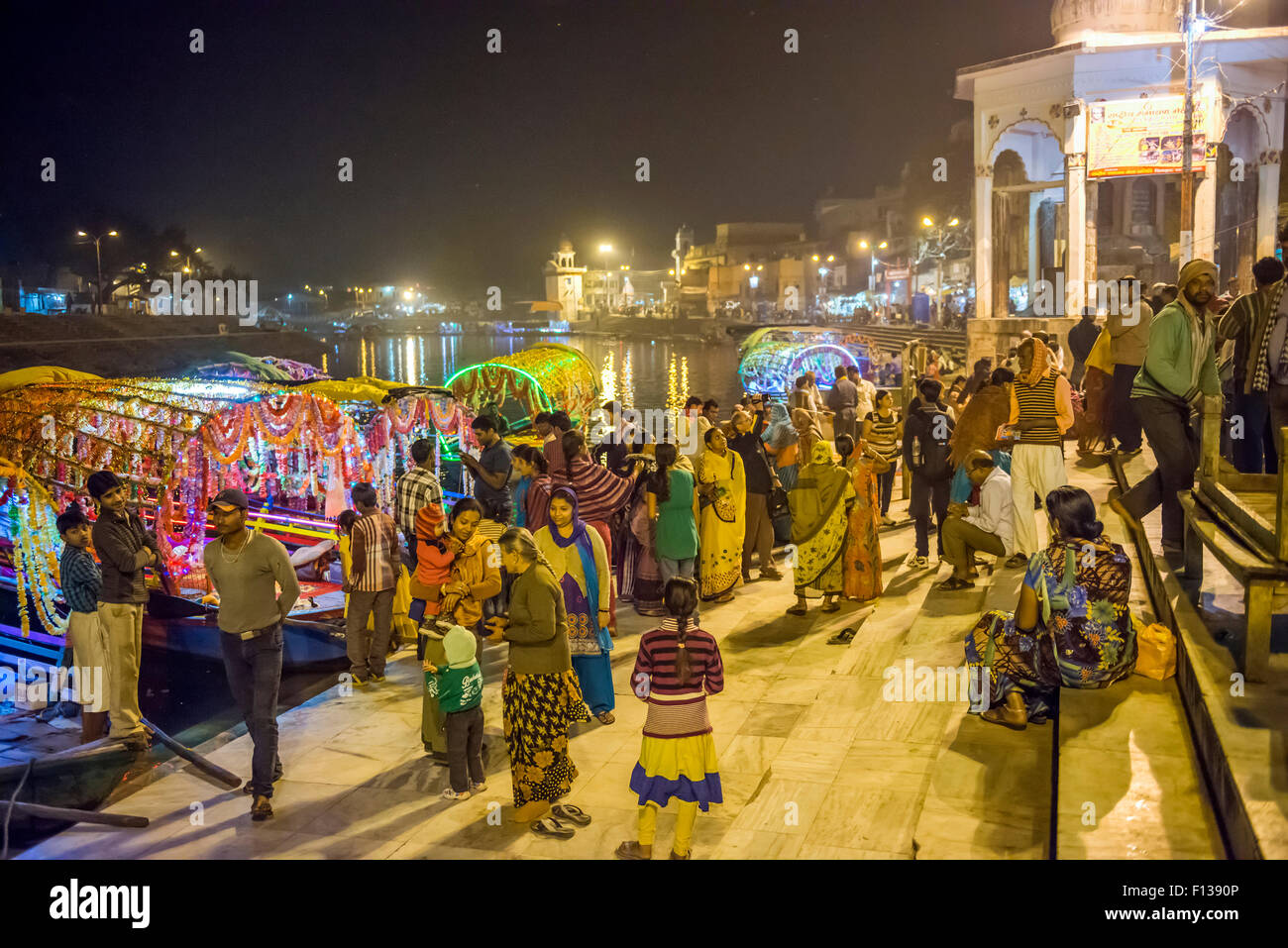 Hindu worshippers dispersing after a holy ceremony on Ramghat in ...