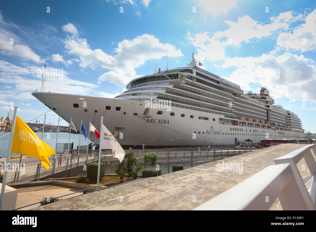 P&o arcadia hi-res stock photography and images - Alamy