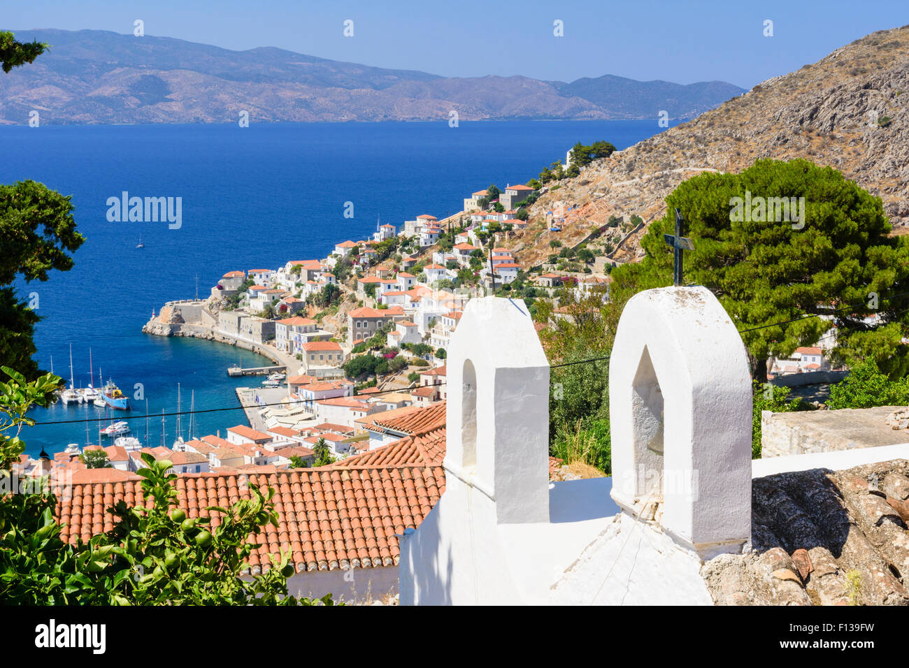 Greece ydra idhra gulf of hydra scenic sea harbour hi-res stock ...