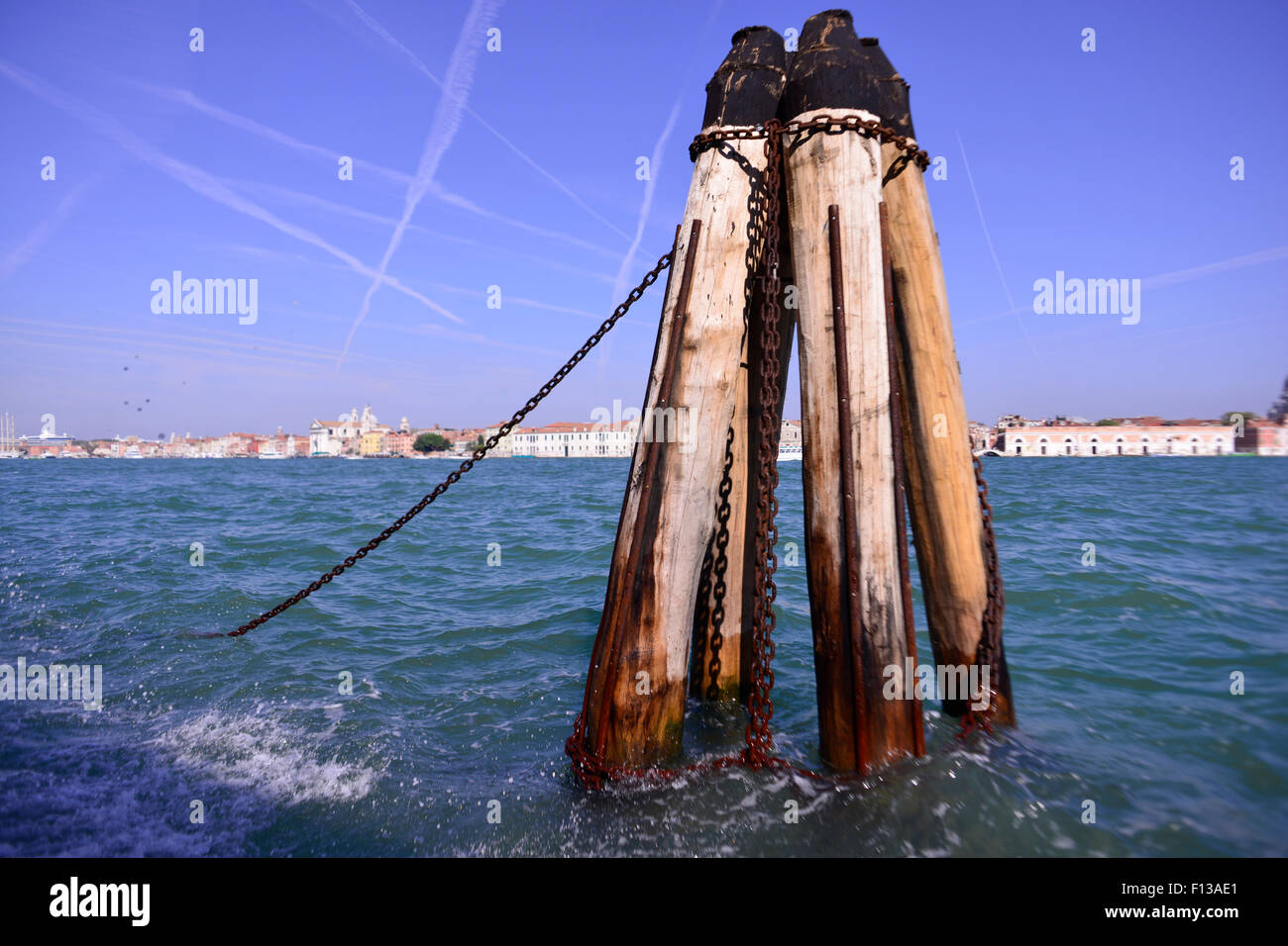 Blue mooring poles hi-res stock photography and images - Alamy