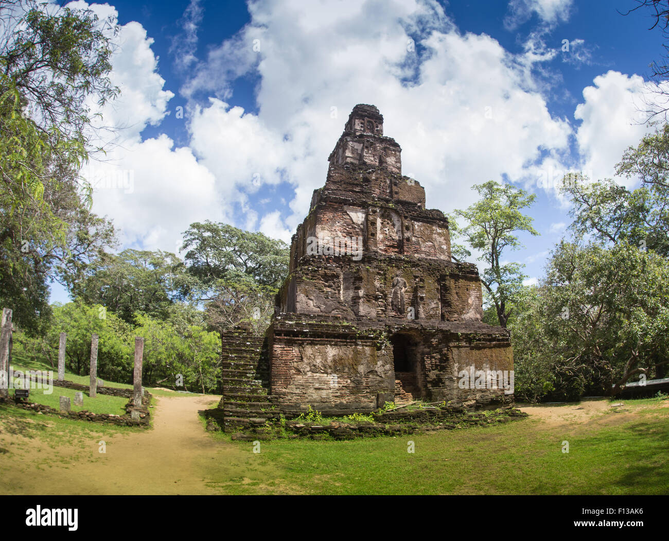Sri lanka polonnaruwa rankoth vihara hi-res stock photography and ...
