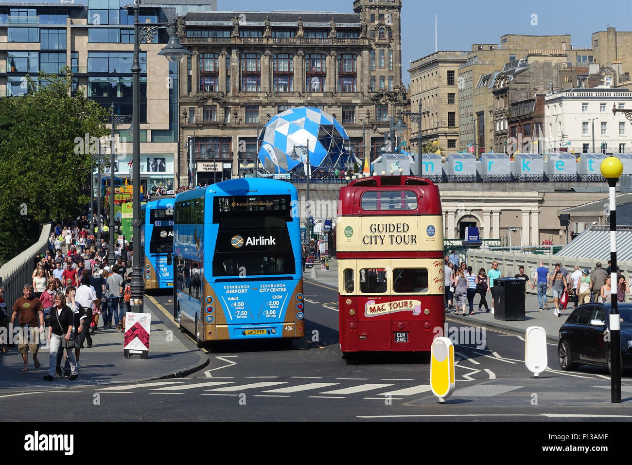 Edinburgh routemaster bus hi-res stock photography and images - Alamy
