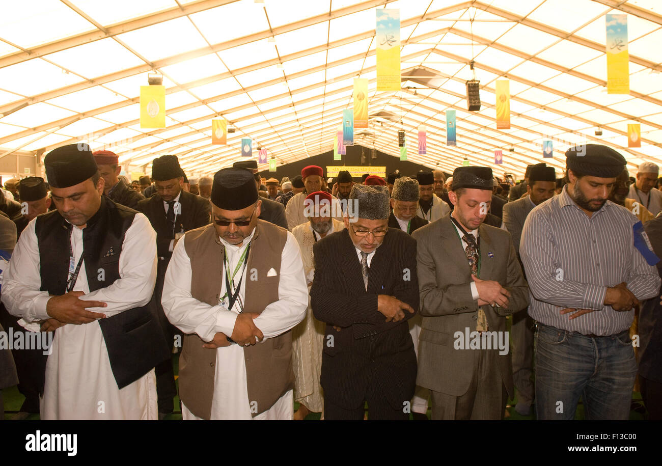 Muslims at prayer during Jalsa Salana 2015, Alton, Hampshire, UK. An ...
