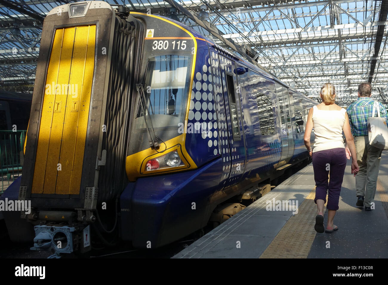 Electric train edinburgh hi-res stock photography and images - Alamy